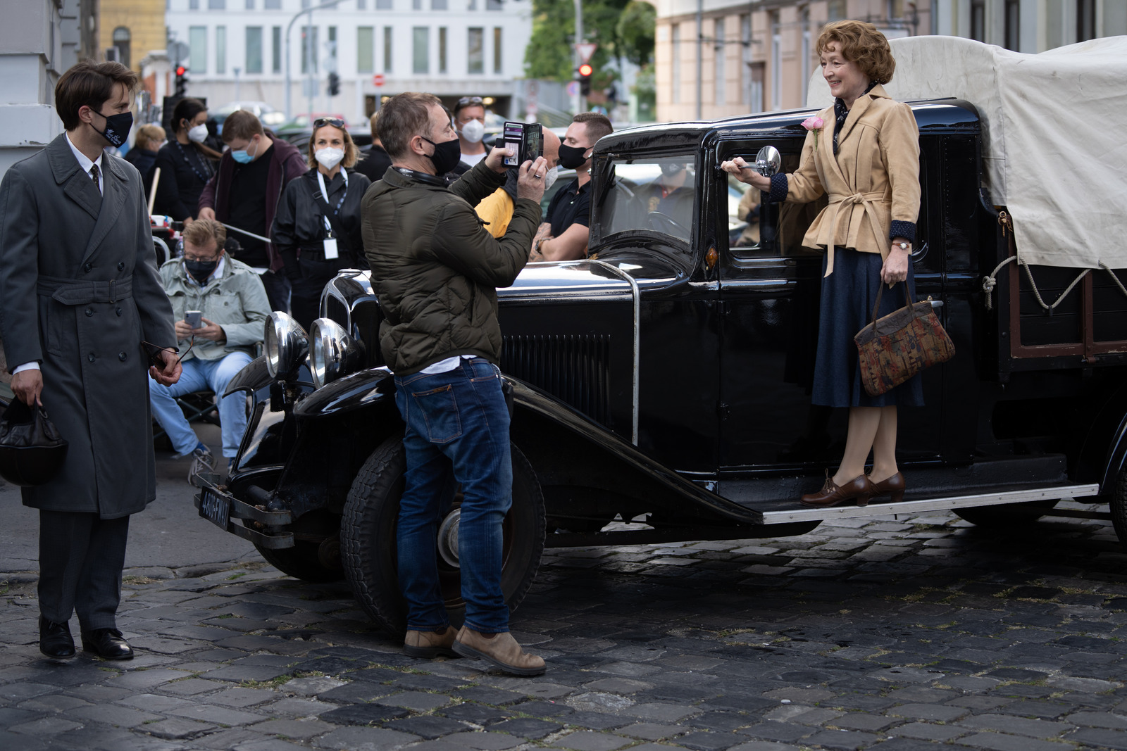 Mrs. Harris Goes to Paris - Full Cast & Crew - TV Guide