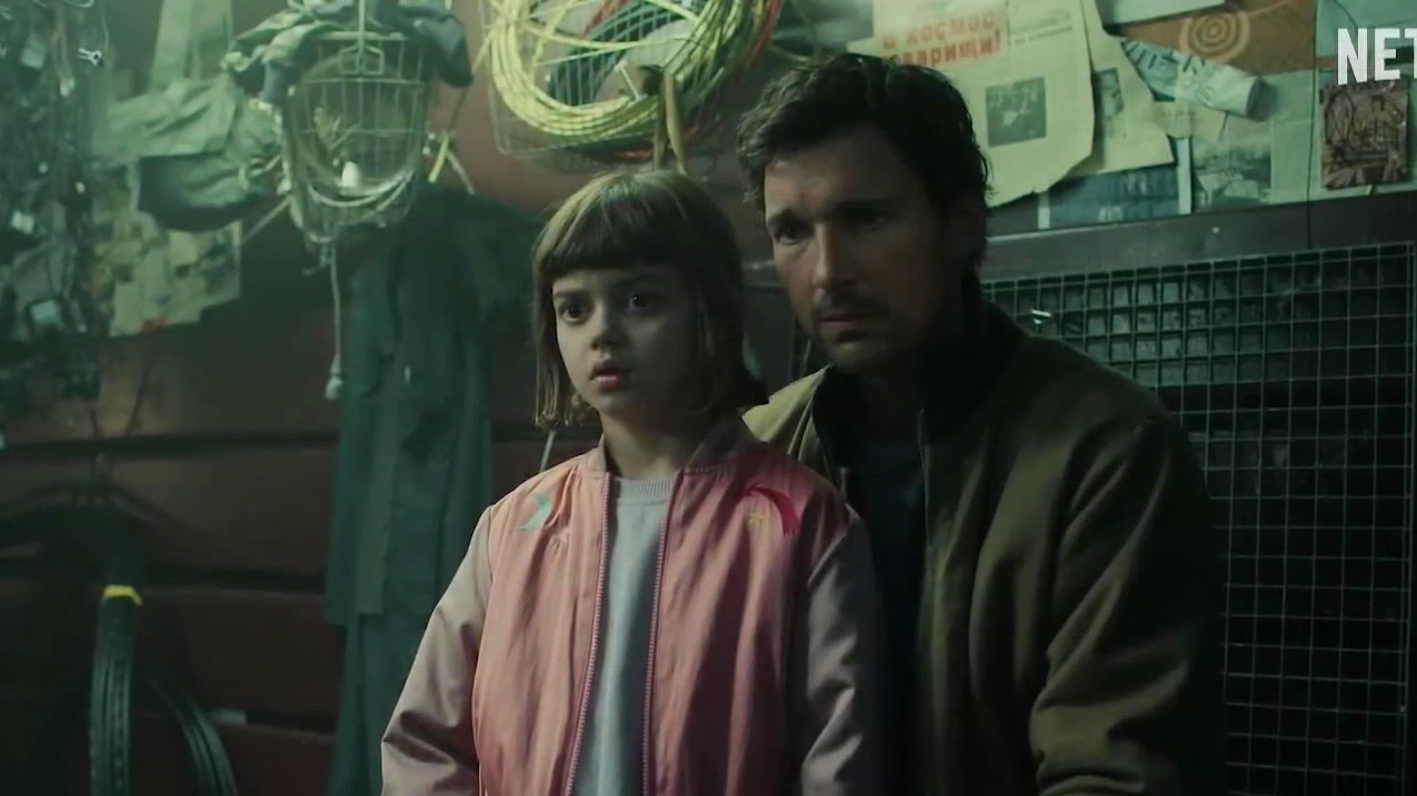 The Signal - Full Cast & Crew - TV Guide