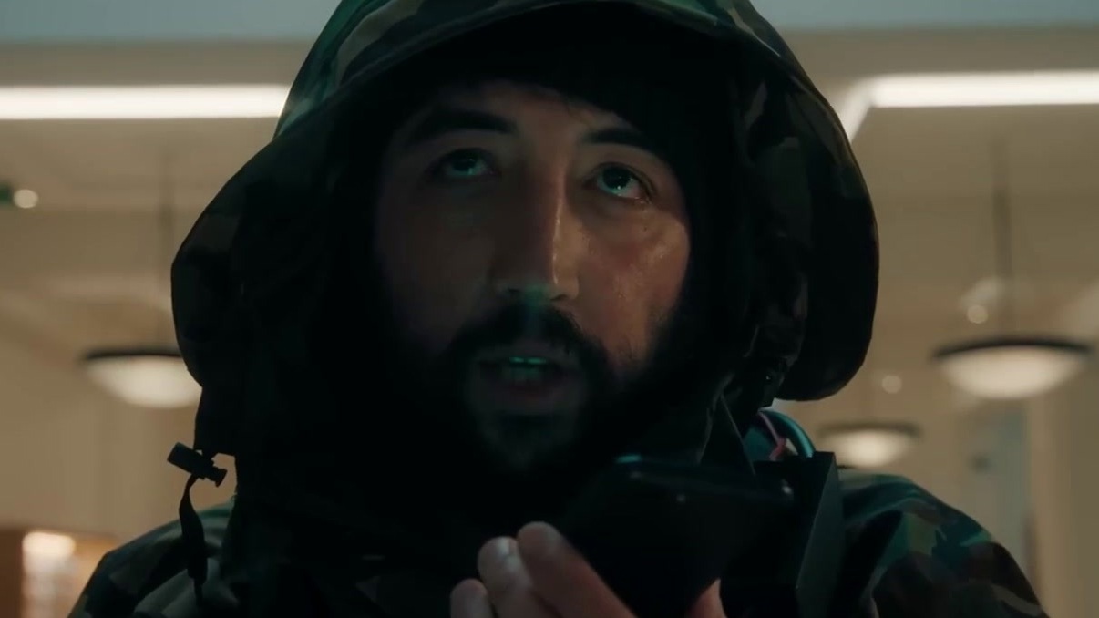 iHostage - Full Cast & Crew - TV Guide