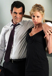 9 Favorite Scenes: Modern Family's Sexcapades and Glee's Girl-on-Girl ...