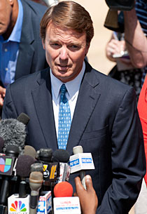 John Edwards Indicted on Charges for Allegedly Using Campaign Finances ...