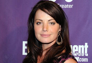 Smallville's Erica Durance Seeks Justice as Wonder Woman on Harry's Law ...