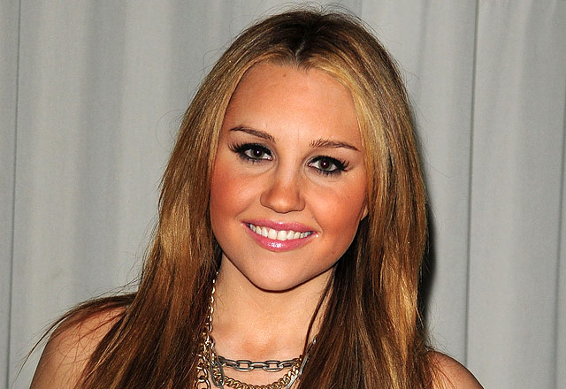 Prosecutors Reopen Amanda Bynes' April Hit-and-Run Case - TV Guide