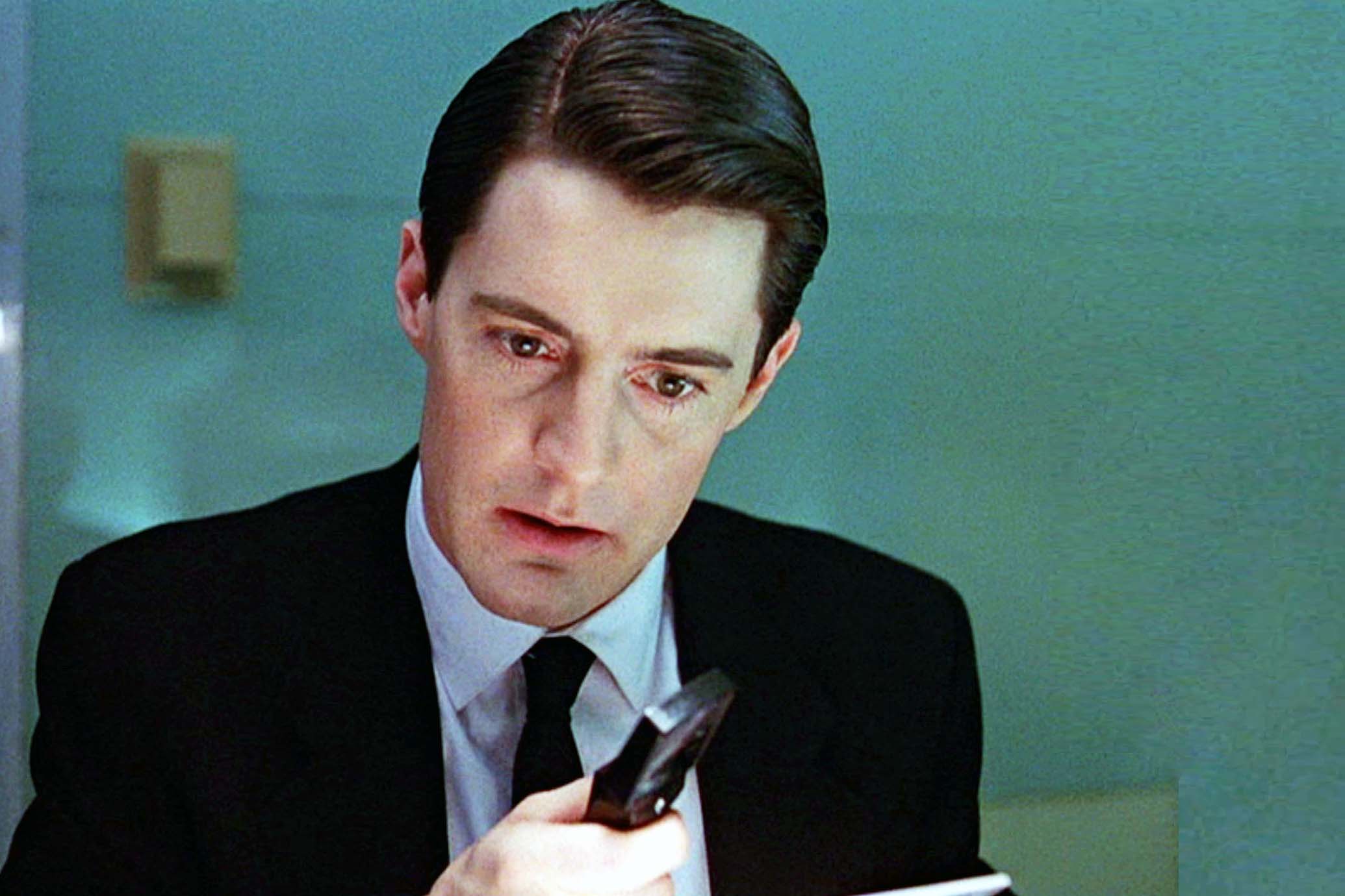 Showtime Secures Kyle MacLachlan for Twin Peaks Reboot, Renews ...