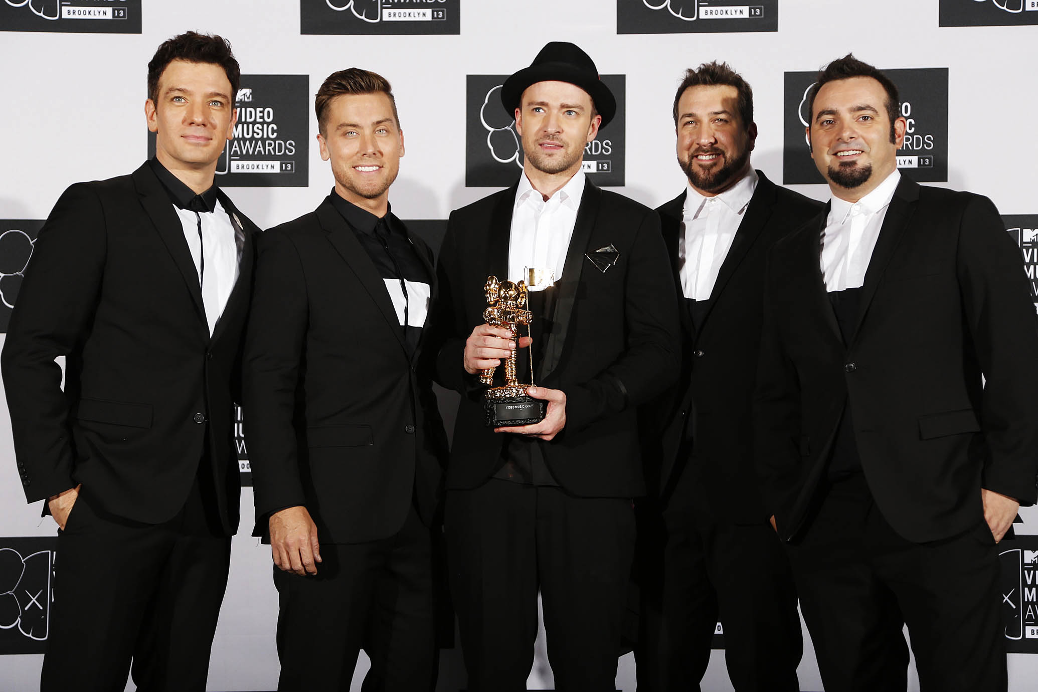 'N Sync and The Backstreet Boys Are Reuniting for Saturday Night Live's ...