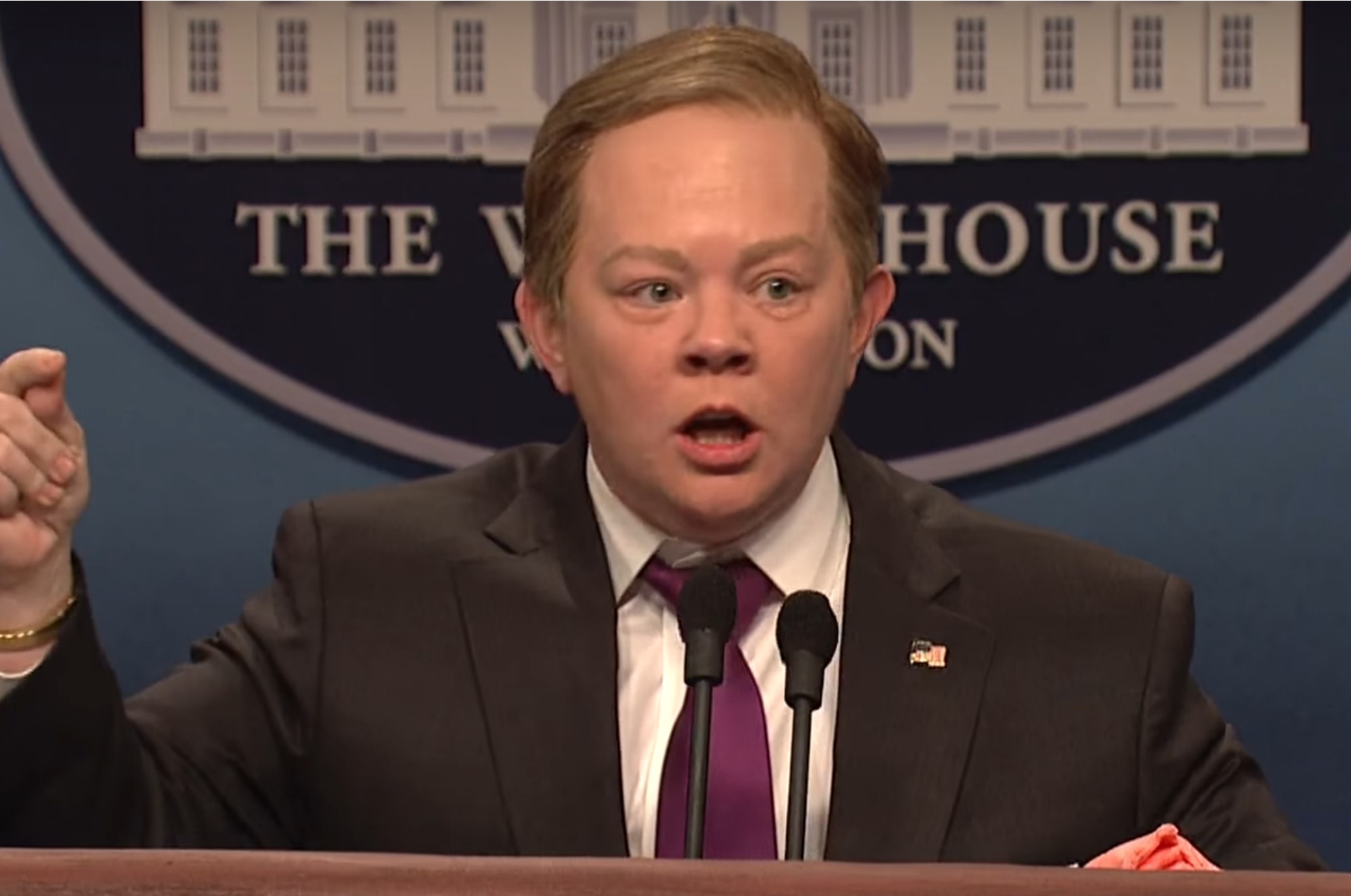 Melissa McCarthy Returns to Saturday Night Live as Sean Spicer - TV Guide