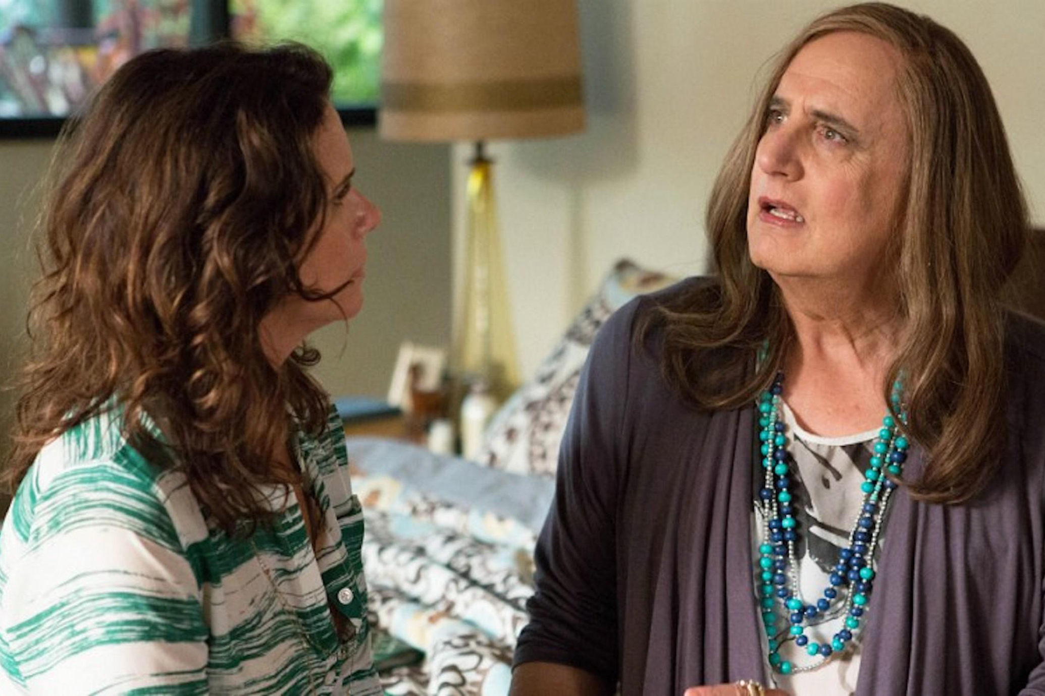 Transparent Season 4: Sarah, Ali and Jay Attend Sex Addicts Anonymous ...