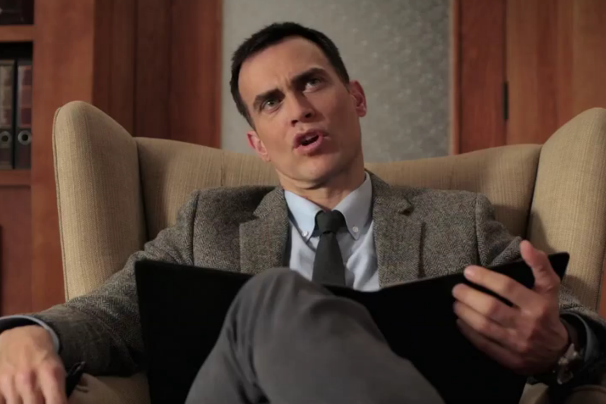 American Horror Story: Cult: Dr. Vincent Is Totally Evil, Right? - TV Guide