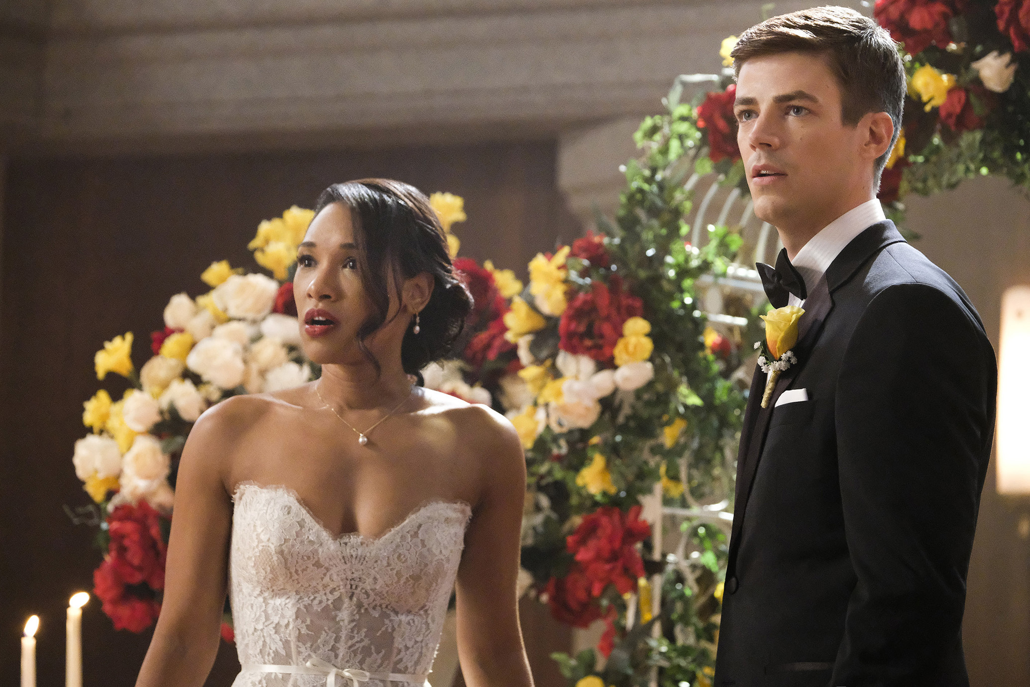Olicity and WestAllen Get Double Wedding in Arrowverse Crossover Finale ...