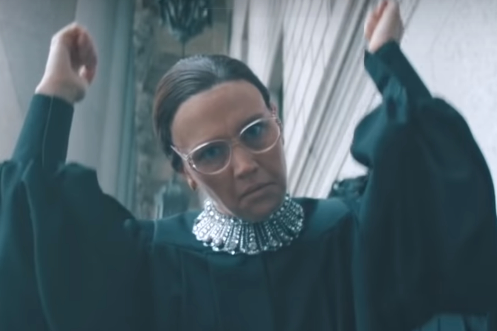 SNL Raps About RBG with Kate McKinnon Donning the Courtroom Cloak - TV ...