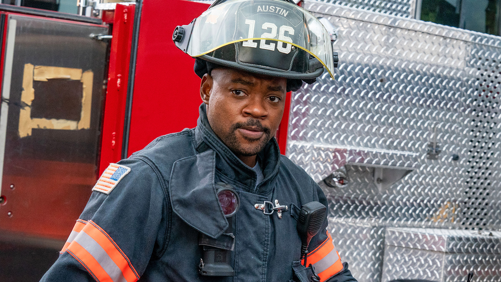 9-1-1 Lone Star's Brian Michael Smith Elaborates on Paul's ...