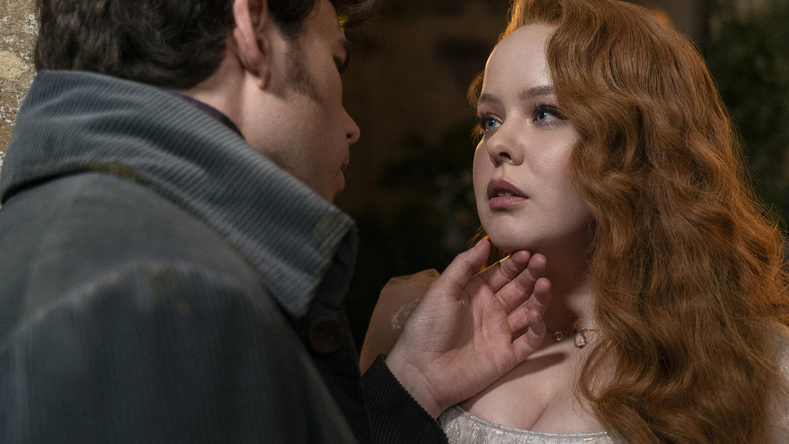 Bridgerton's Iconic Carriage Scene Makes the Book-to-Screen Adaptation ...