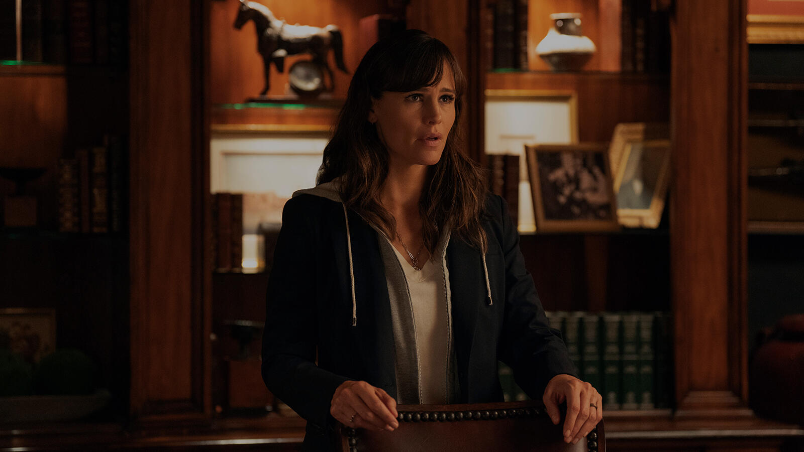 The Last Thing He Told Me Creators Laura Dave and Josh Singer Explain ...