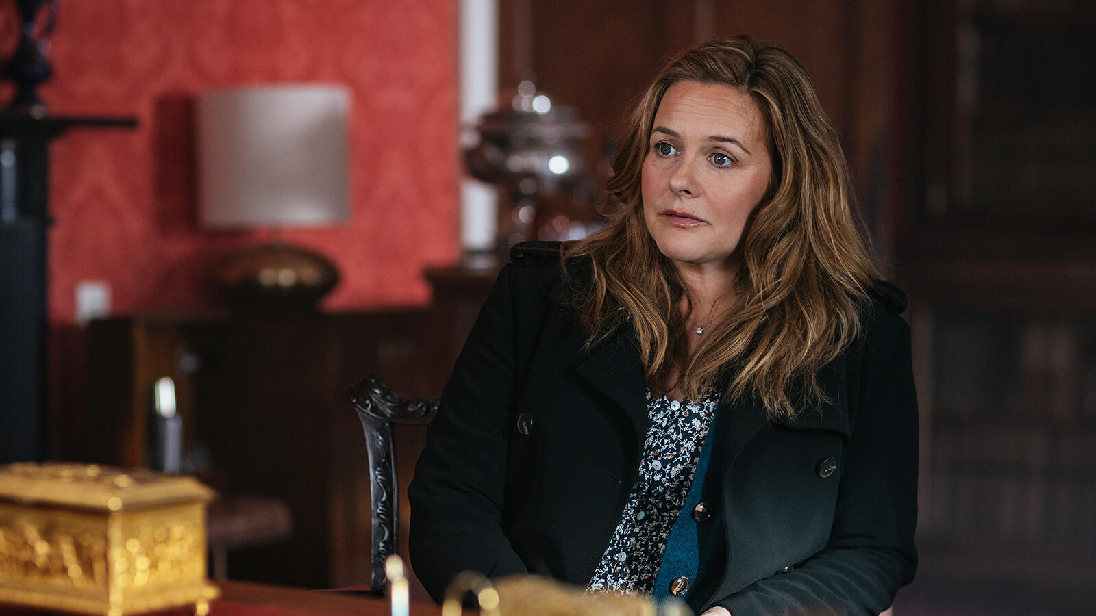 Irish Blood's Alicia Silverstone Breaks Down the Finale Twist: Fiona ...